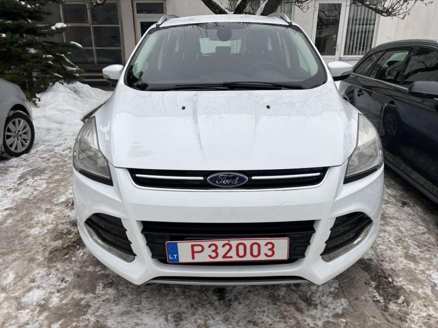 White Ford Kuga 2013 in Kaunas, with an engine capacity of 2.00 L and mileage of 174 thousand km for 7750 €, photo 2 on AUTOMOTO.COM.LV
