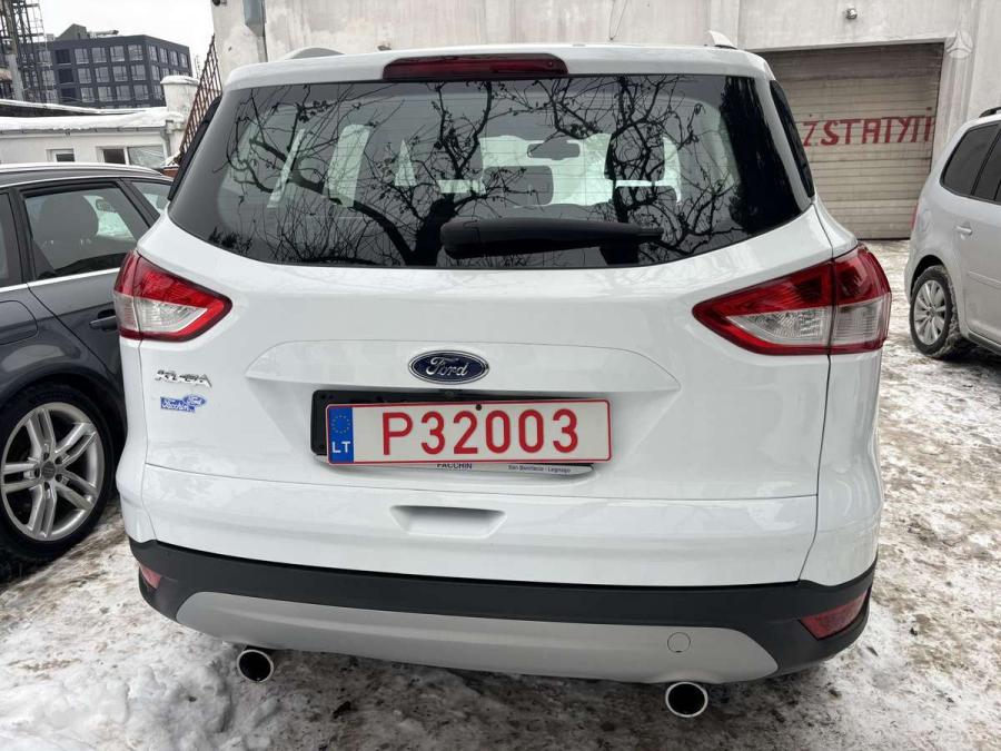 White Ford Kuga 2013 in Kaunas, with an engine capacity of 2.00 L and mileage of 174 thousand km for 7750 €, photo 5 on AUTOMOTO.COM.LV