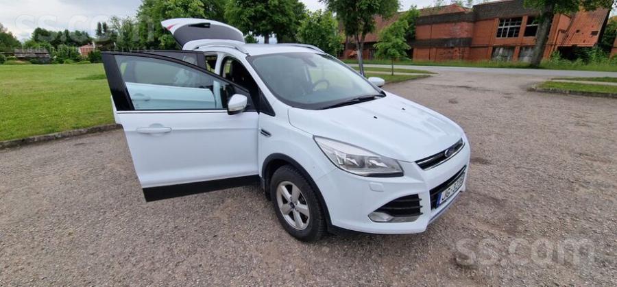 White Ford Kuga 2013 in Cesis, with an engine capacity of 2.00 L and mileage of 255 thousand km for 6500 €, photo 3 on AUTOMOTO.COM.LV