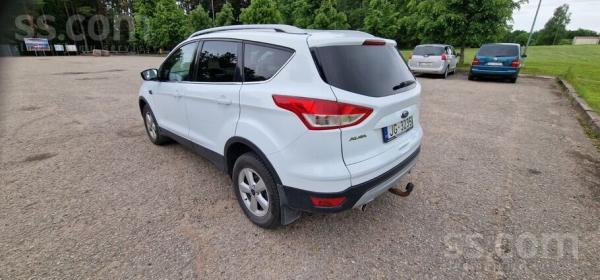 White Ford Kuga 2013 in Cesis, with an engine capacity of 2.00 L and mileage of 255 thousand km for 6500 €, photo 4 on AUTOMOTO.COM.LV