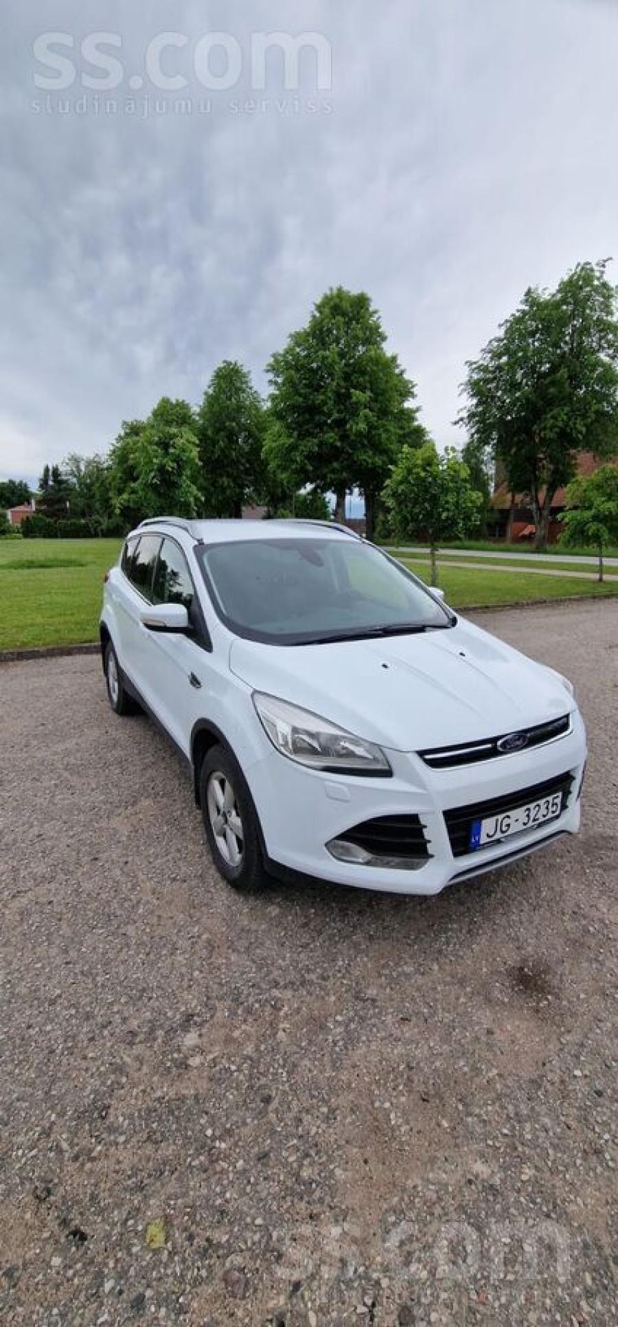 White Ford Kuga 2013 in Cesis, with an engine capacity of 2.00 L and mileage of 255 thousand km for 6500 €, photo 6 on AUTOMOTO.COM.LV
