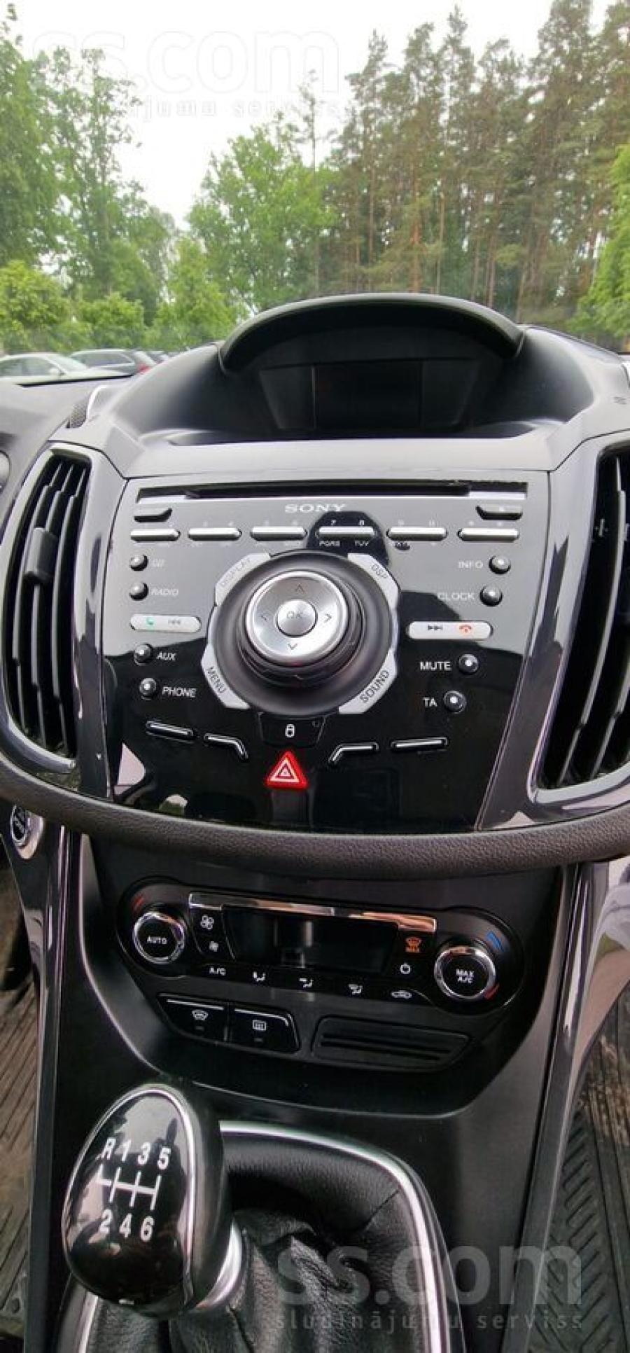 White Ford Kuga 2013 in Cesis, with an engine capacity of 2.00 L and mileage of 255 thousand km for 6500 €, photo 11 on AUTOMOTO.COM.LV