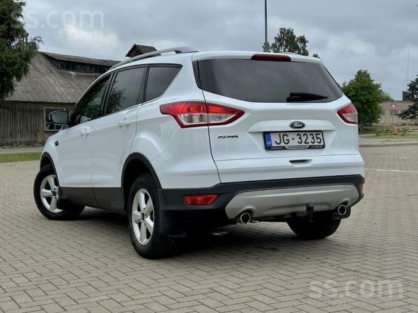 White Ford Kuga 2013 in Cesis, with an engine capacity of 2.00 L and mileage of 255 thousand km for 6500 €, photo 2 on AUTOMOTO.COM.LV