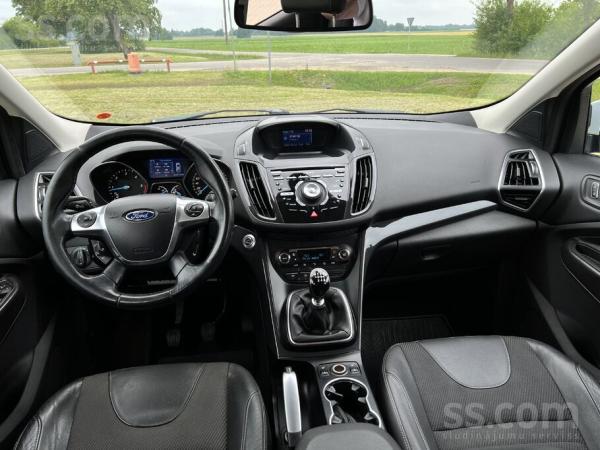 White Ford Kuga 2013 in Cesis, with an engine capacity of 2.00 L and mileage of 255 thousand km for 6500 €, photo 10 on AUTOMOTO.COM.LV