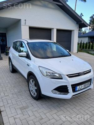 White Ford Kuga 2013 in Riga, with an engine capacity of 2.00 L and mileage of 196 thousand km for 5450 €, photo 3 on AUTOMOTO.COM.LV