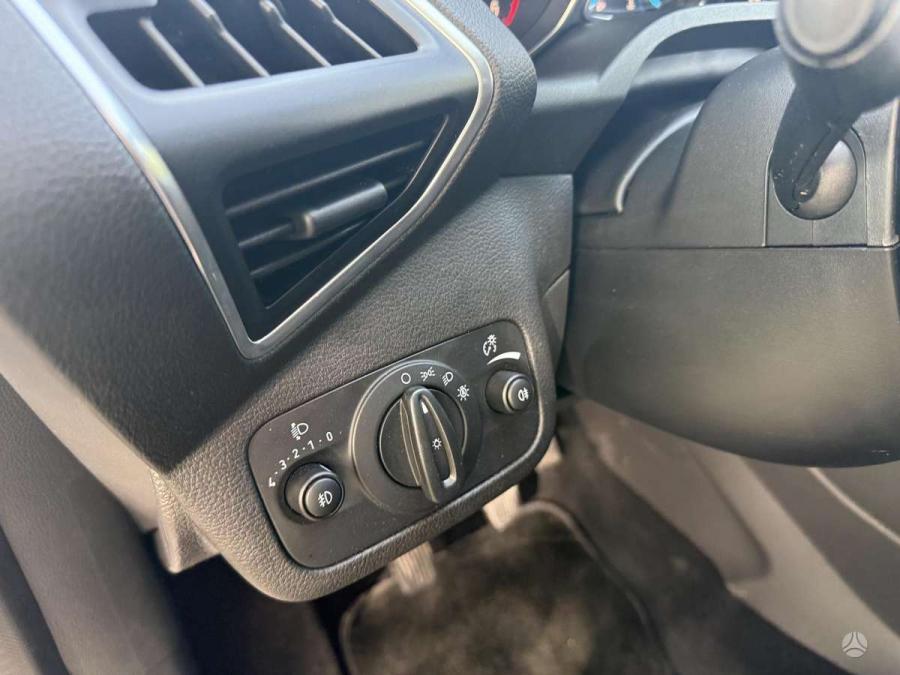 Balts Ford Kuga 2013 Tauragė, ar dzinēja tilpumu 0.00 L un nobraukumu 224 tūkst. km par 6400 €, foto 15 vietnē AUTOMOTO.COM.LV