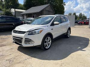 White Ford Kuga 2013 in Kaunas, with an engine capacity of 1.99 L and mileage of 144 thousand km for 3900 €, photo  on AUTOMOTO.COM.LV