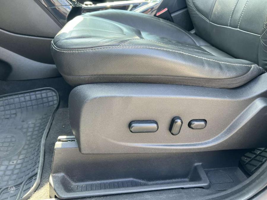 Balts Ford Kuga 2013 Kauņa, ar dzinēja tilpumu 1.99 L un nobraukumu 144 tūkst. km par 3900 €, foto 30 vietnē AUTOMOTO.COM.LV