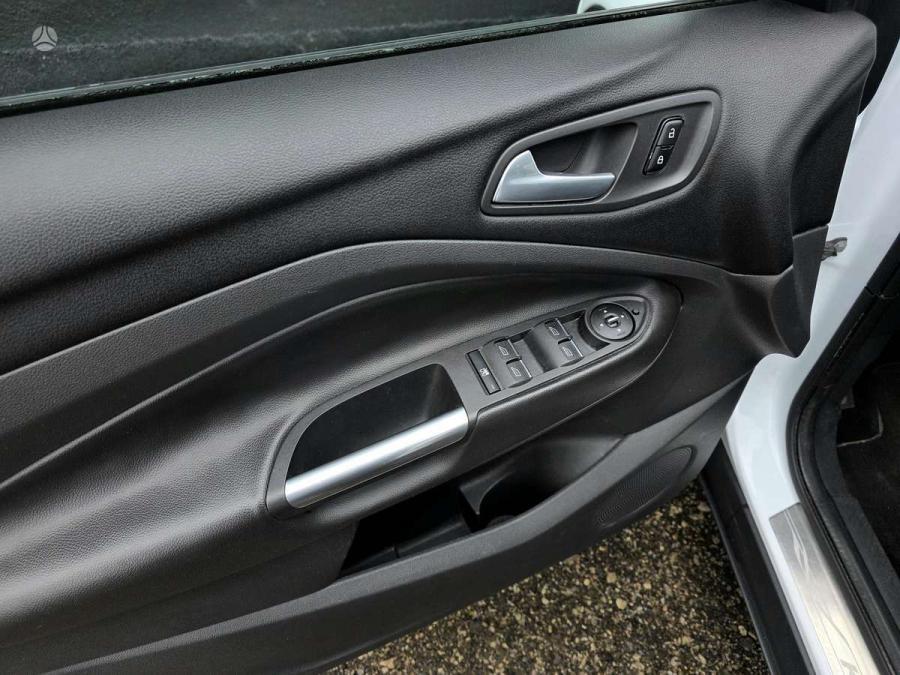 Balts Ford Kuga 2013 Šauļi, ar dzinēja tilpumu 2.00 L un nobraukumu 240 tūkst. km par 5999 €, foto 18 vietnē AUTOMOTO.COM.LV