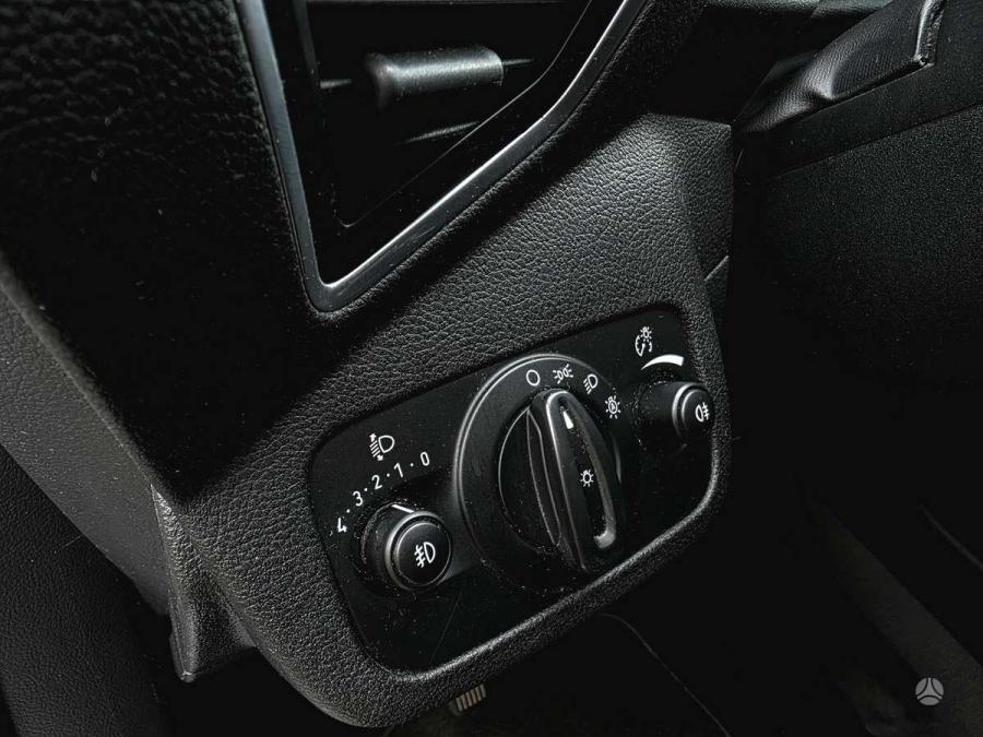 Balts Ford Kuga 2013 Šauļi, ar dzinēja tilpumu 2.00 L un nobraukumu 240 tūkst. km par 5999 €, foto 19 vietnē AUTOMOTO.COM.LV