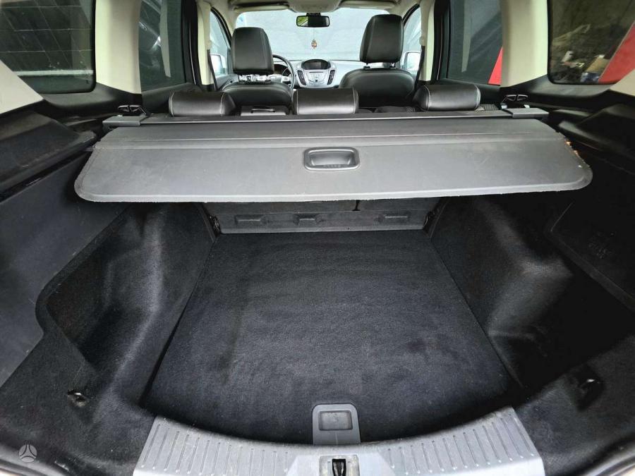 Balts Ford Kuga 2013 Šauļi, ar dzinēja tilpumu 2.00 L un nobraukumu 240 tūkst. km par 5999 €, foto 34 vietnē AUTOMOTO.COM.LV
