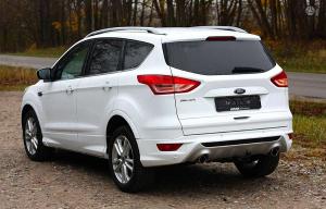 White Ford Kuga 2014 in Kretinga, with an engine capacity of 2.00 L and mileage of 154 thousand km for 8999 €, photo 7 on AUTOMOTO.COM.LV