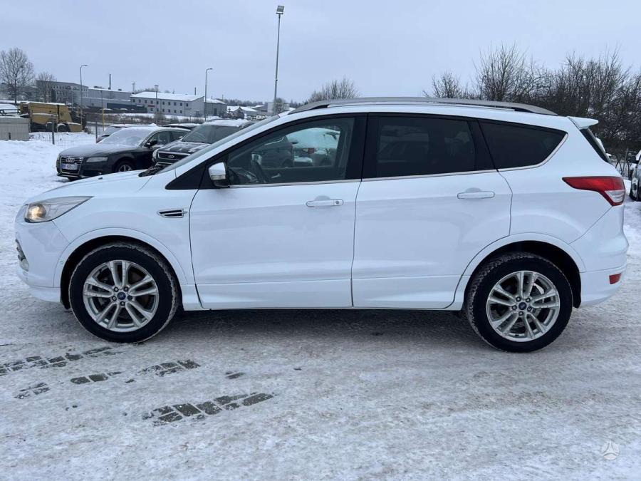 White Ford Kuga 2014 in Taurage, with an engine capacity of 2.00 L and mileage of 280 thousand km for 6999 €, photo 4 on AUTOMOTO.COM.LV