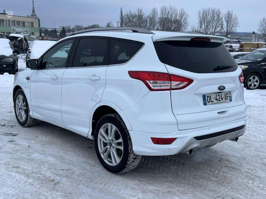 White Ford Kuga 2014 in Taurage, with an engine capacity of 2.00 L and mileage of 280 thousand km for 6999 €, photo 5 on AUTOMOTO.COM.LV