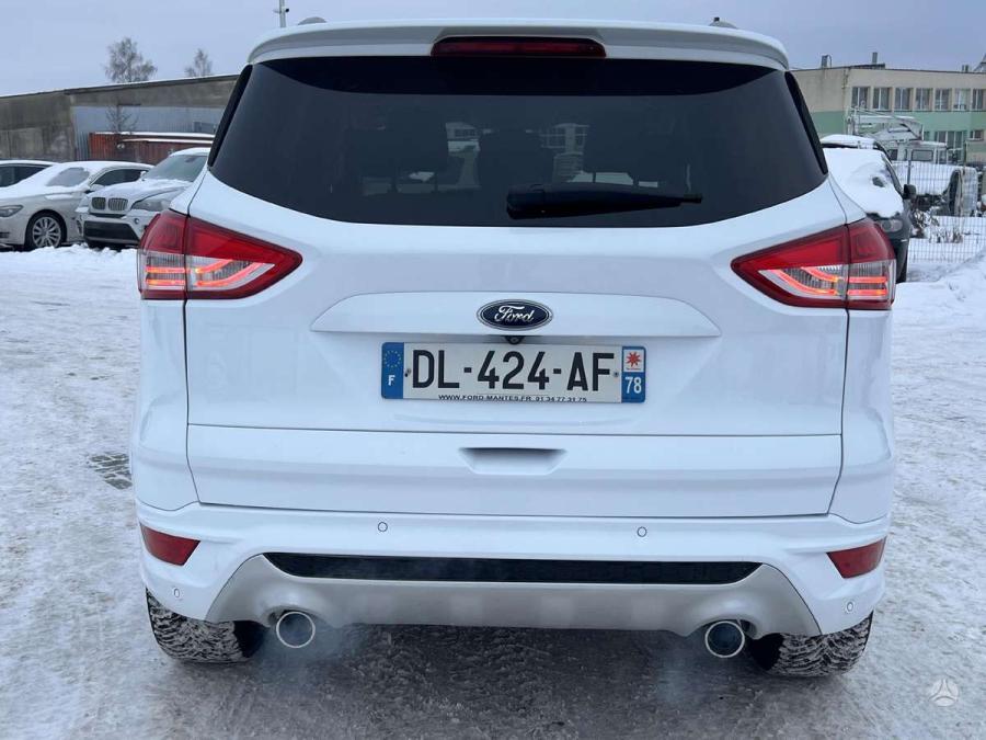 White Ford Kuga 2014 in Taurage, with an engine capacity of 2.00 L and mileage of 280 thousand km for 6999 €, photo 6 on AUTOMOTO.COM.LV