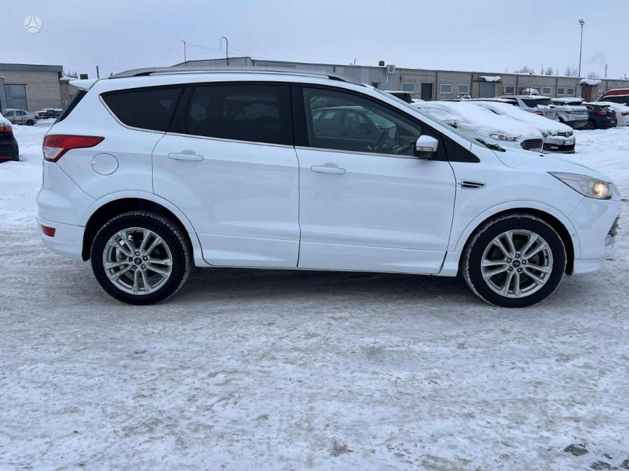 White Ford Kuga 2014 in Taurage, with an engine capacity of 2.00 L and mileage of 280 thousand km for 6999 €, photo 8 on AUTOMOTO.COM.LV
