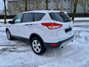 White Ford Kuga 2014 in Siauliai, with an engine capacity of 1.60 L and mileage of 260 thousand km for 5999 €, photo 3 on AUTOMOTO.COM.LV