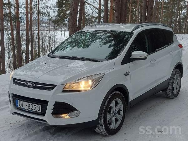 Balts Ford Kuga 2014 Daugavpils, ar dzinēja tilpumu 2.00 L un nobraukumu 156 tūkst. km par 7250 €, foto 1 vietnē AUTOMOTO.COM.LV