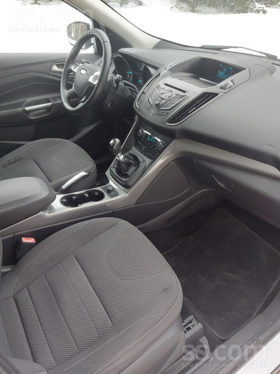 Balts Ford Kuga 2014 Daugavpils, ar dzinēja tilpumu 2.00 L un nobraukumu 156 tūkst. km par 7250 €, foto 17 vietnē AUTOMOTO.COM.LV