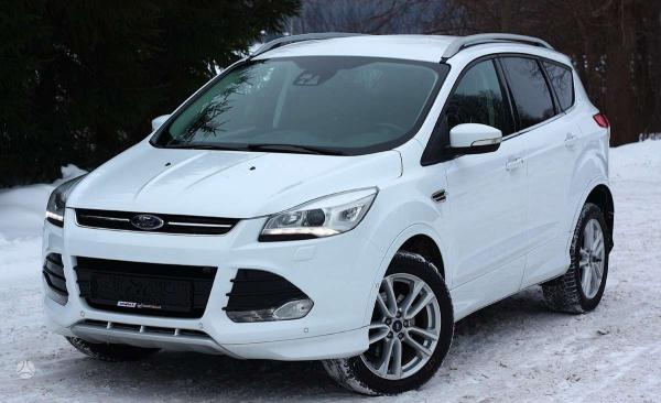 White Ford Kuga 2014 in Kretinga, with an engine capacity of 2.00 L and mileage of 154 thousand km for 8499 €, photo 2 on AUTOMOTO.COM.LV