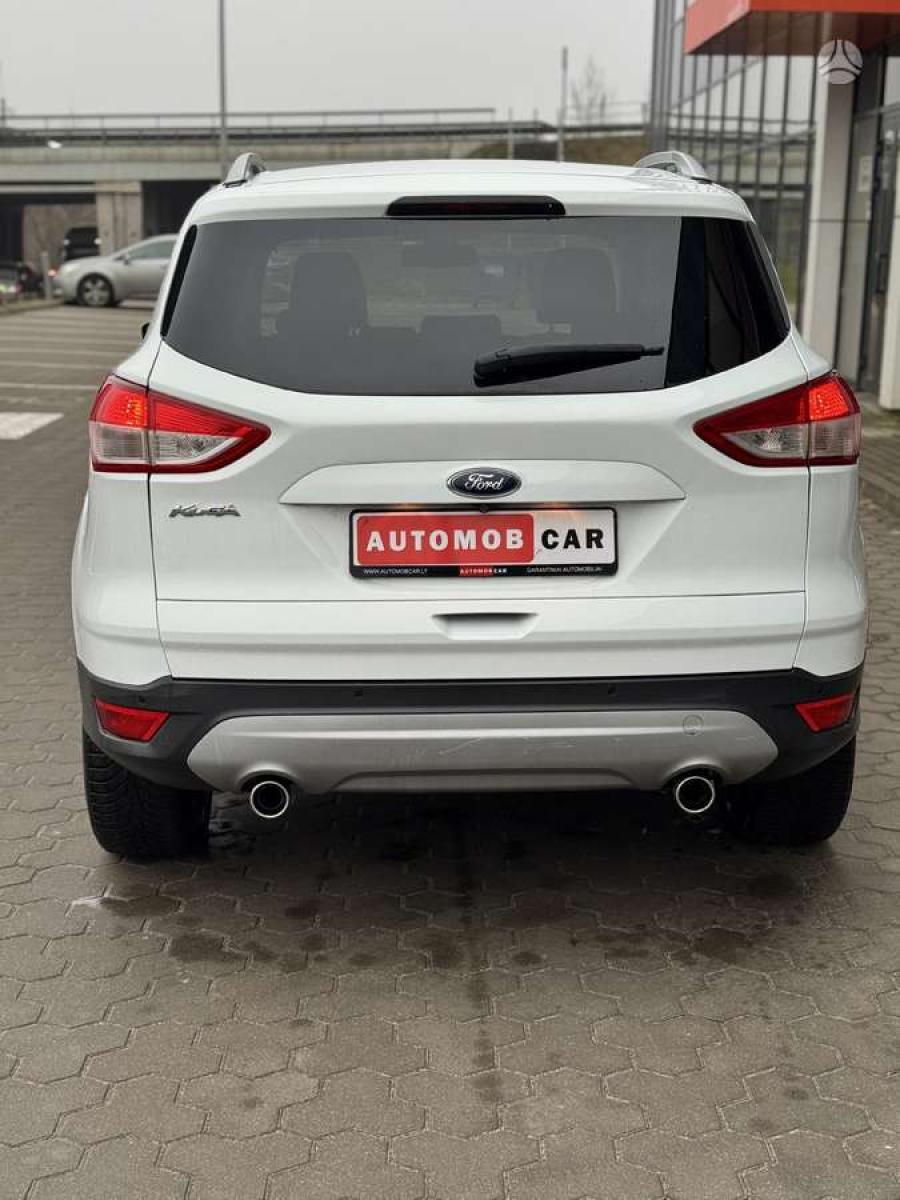 White Ford Kuga 2014 in Vilnius, with an engine capacity of 2.00 L and mileage of 238 thousand km for 5950 €, photo 5 on AUTOMOTO.COM.LV