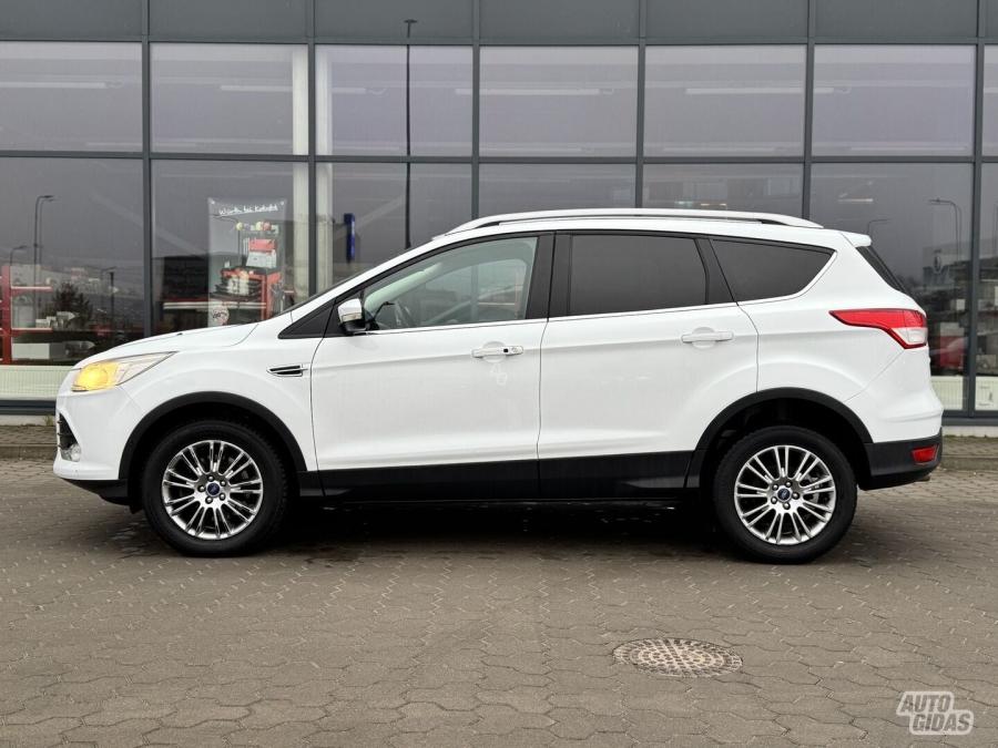 White Ford Kuga 2014 in Vilnius, with an engine capacity of 2.00 L and mileage of 238 thousand km for 5950 €, photo 1 on AUTOMOTO.COM.LV