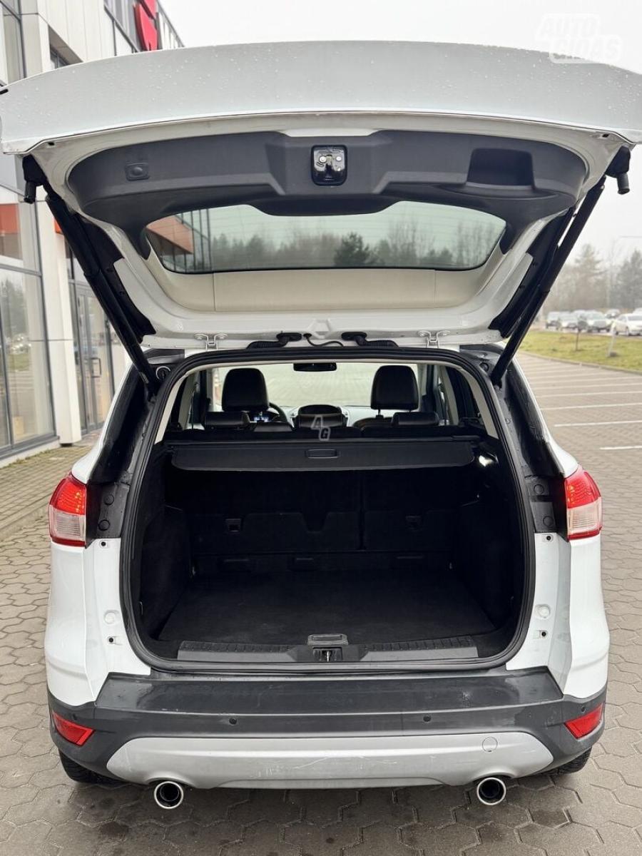 White Ford Kuga 2014 in Vilnius, with an engine capacity of 2.00 L and mileage of 238 thousand km for 5950 €, photo 11 on AUTOMOTO.COM.LV