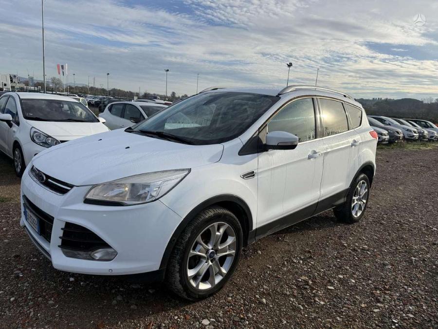 White Ford Kuga 2014 in Siauliai, with an engine capacity of 2.00 L and mileage of 250 thousand km for 6400 €, photo 1 on AUTOMOTO.COM.LV