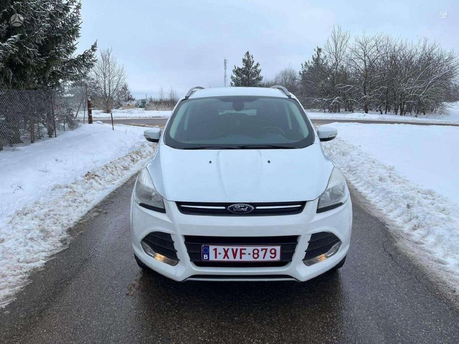 White Ford Kuga 2014 in Utena, with an engine capacity of 2.00 L and mileage of 240 thousand km for 6250 €, photo 8 on AUTOMOTO.COM.LV