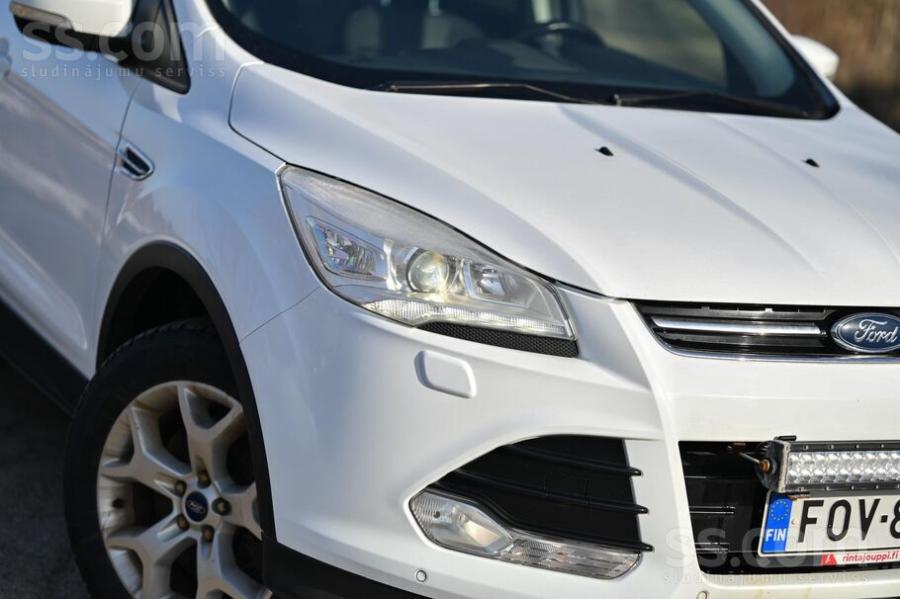 White Ford Kuga 2014 in Dobele, with an engine capacity of 2.00 L and mileage of 200 thousand km for 7450 €, photo 3 on AUTOMOTO.COM.LV