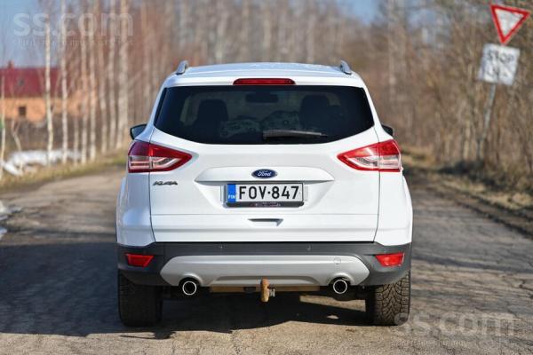 White Ford Kuga 2014 in Dobele, with an engine capacity of 2.00 L and mileage of 200 thousand km for 7450 €, photo 6 on AUTOMOTO.COM.LV