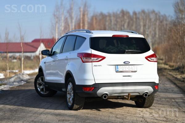 White Ford Kuga 2014 in Dobele, with an engine capacity of 2.00 L and mileage of 200 thousand km for 7450 €, photo 8 on AUTOMOTO.COM.LV