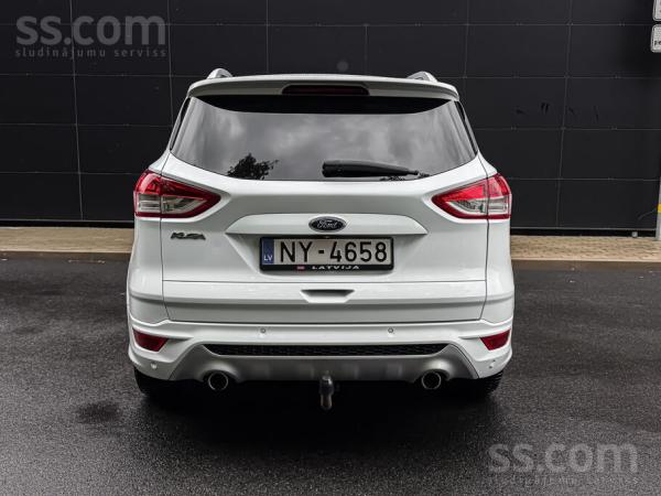 Balts Ford Kuga 2014 Jelgava, ar dzinēja tilpumu 2.00 L un nobraukumu 240 tūkst. km par 7995 €, foto 5 vietnē AUTOMOTO.COM.LV