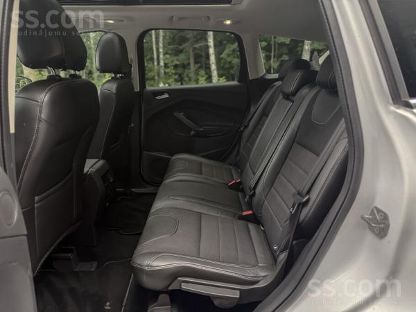 Balts Ford Kuga 2014 Jelgava, ar dzinēja tilpumu 2.00 L un nobraukumu 240 tūkst. km par 7995 €, foto 9 vietnē AUTOMOTO.COM.LV