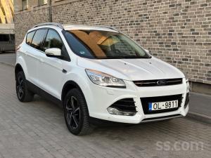 Белый Форд Куга 2014 в Тукумс, объемом двигателя 2.00 л и пробегом 151 тыс. км за 8990 €, фото  на AUTOMOTO.COM.LV