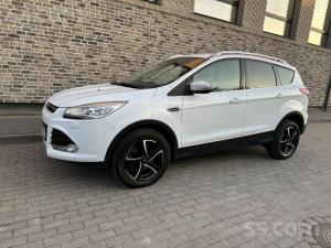 White Ford Kuga 2014 in Tukums, with an engine capacity of 2.00 L and mileage of 151 thousand km for 8990 €, photo 7 on AUTOMOTO.COM.LV