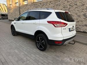 White Ford Kuga 2014 in Tukums, with an engine capacity of 2.00 L and mileage of 151 thousand km for 8990 €, photo 8 on AUTOMOTO.COM.LV