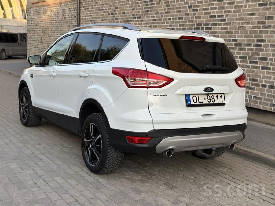 White Ford Kuga 2014 in Tukums, with an engine capacity of 2.00 L and mileage of 151 thousand km for 8990 €, photo 9 on AUTOMOTO.COM.LV