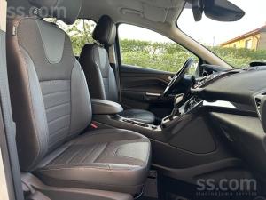 White Ford Kuga 2014 in Tukums, with an engine capacity of 2.00 L and mileage of 151 thousand km for 8990 €, photo 15 on AUTOMOTO.COM.LV
