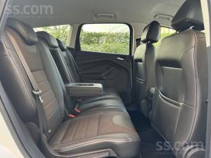 White Ford Kuga 2014 in Tukums, with an engine capacity of 2.00 L and mileage of 151 thousand km for 8990 €, photo 17 on AUTOMOTO.COM.LV