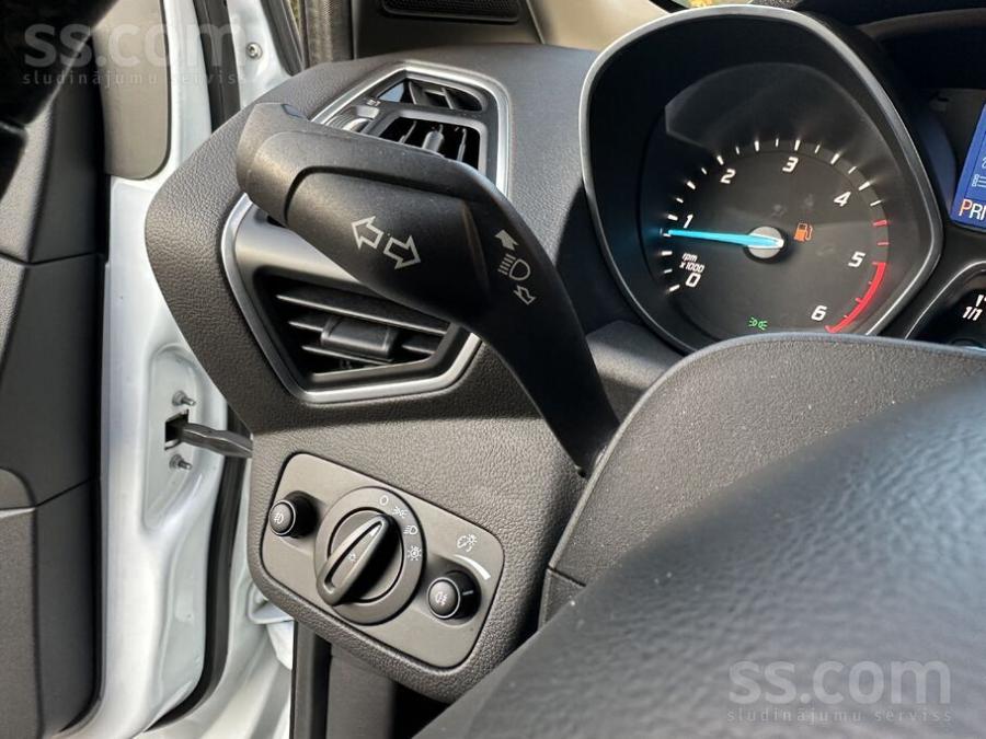White Ford Kuga 2014 in Tukums, with an engine capacity of 2.00 L and mileage of 151 thousand km for 8990 €, photo 21 on AUTOMOTO.COM.LV