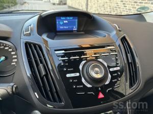 White Ford Kuga 2014 in Tukums, with an engine capacity of 2.00 L and mileage of 151 thousand km for 8990 €, photo 26 on AUTOMOTO.COM.LV