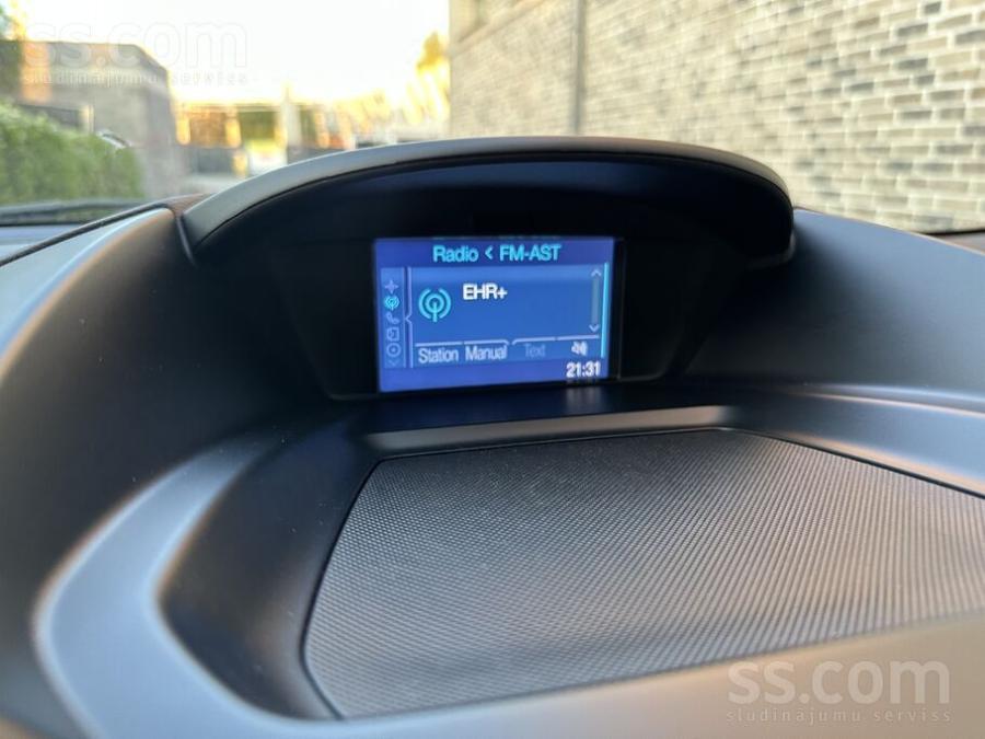 White Ford Kuga 2014 in Tukums, with an engine capacity of 2.00 L and mileage of 151 thousand km for 8990 €, photo 27 on AUTOMOTO.COM.LV