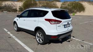 White Ford Kuga 2014 in Kuldiga, with an engine capacity of 2.00 L and mileage of 200 thousand km for 10500 €, photo 5 on AUTOMOTO.COM.LV