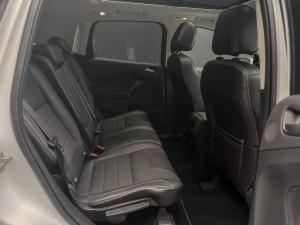 White Ford Kuga 2014 in Jelgava, with an engine capacity of 2.20 L and mileage of 240 thousand km for 7995 €, photo 9 on AUTOMOTO.COM.LV