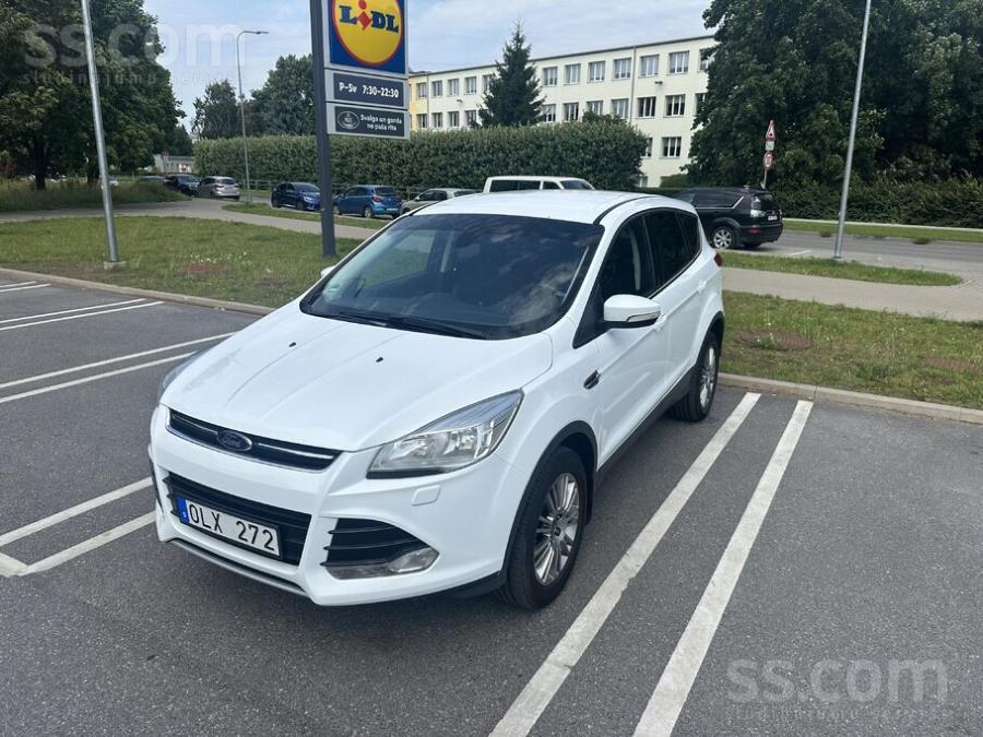 White Ford Kuga 2014 in Riga, with an engine capacity of 1.60 L and mileage of 280 thousand km for 5950 €, photo 1 on AUTOMOTO.COM.LV