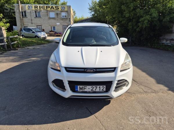 Balts Ford Kuga 2014 Rīga, ar dzinēja tilpumu 2.00 L un nobraukumu 254 tūkst. km par 8490 €, foto 3 vietnē AUTOMOTO.COM.LV