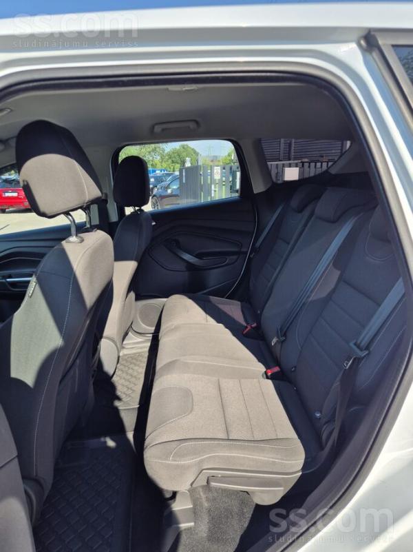 Balts Ford Kuga 2014 Rīga, ar dzinēja tilpumu 2.00 L un nobraukumu 254 tūkst. km par 8490 €, foto 10 vietnē AUTOMOTO.COM.LV