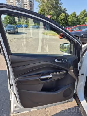 Balts Ford Kuga 2014 Rīga, ar dzinēja tilpumu 2.00 L un nobraukumu 254 tūkst. km par 8490 €, foto 12 vietnē AUTOMOTO.COM.LV