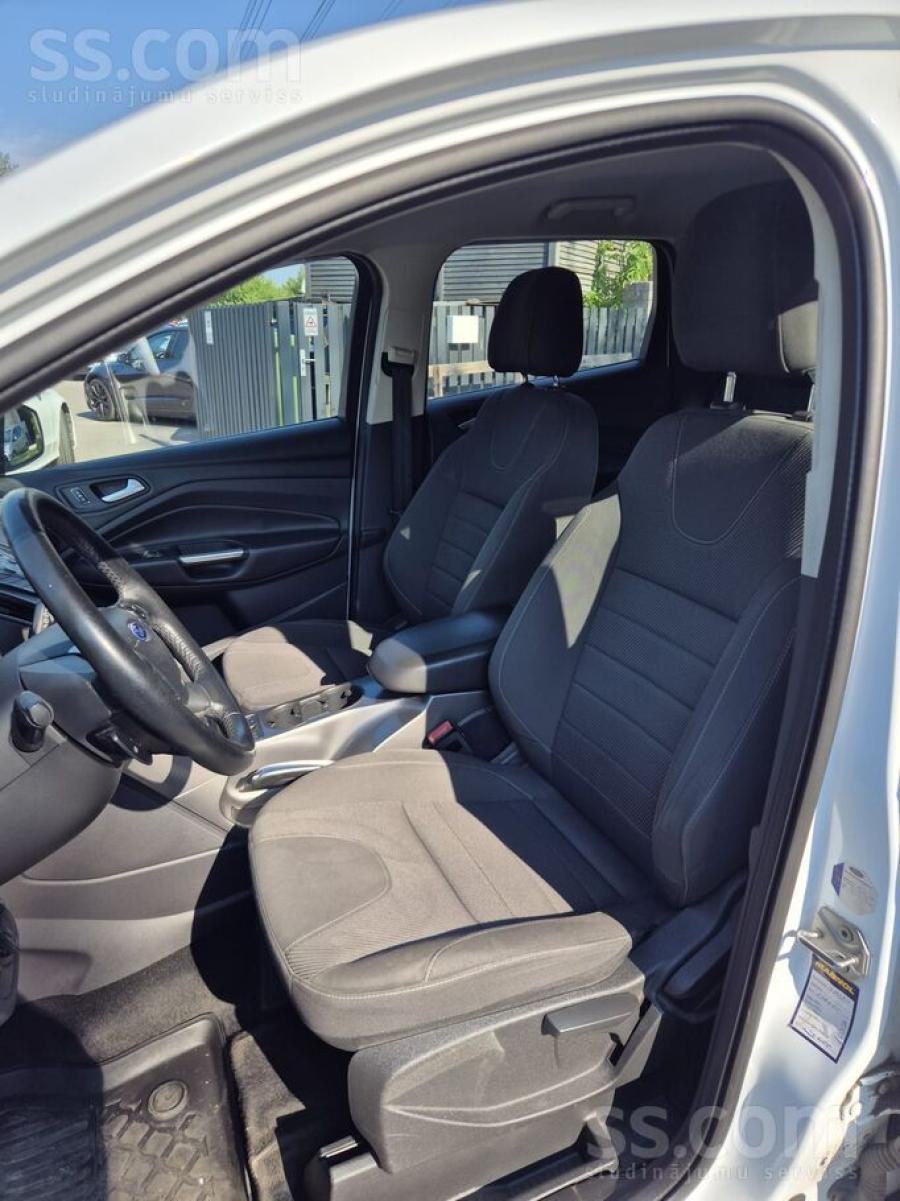 Balts Ford Kuga 2014 Rīga, ar dzinēja tilpumu 2.00 L un nobraukumu 254 tūkst. km par 8490 €, foto 16 vietnē AUTOMOTO.COM.LV